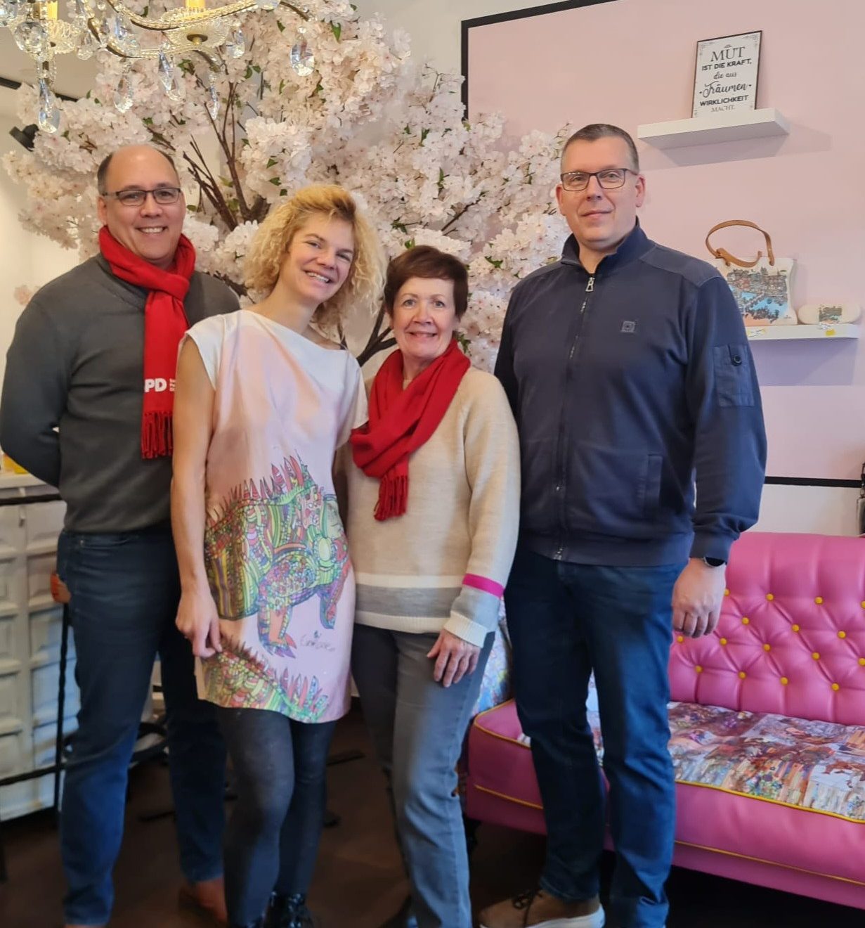 SPD-Rheinbach informiert sich vor Ort über ein neues Angebot › SPD ...